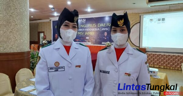 Winda-Windi Ramaikan Pengukuhan JMSI Jambi - LINTASTUNGKAL